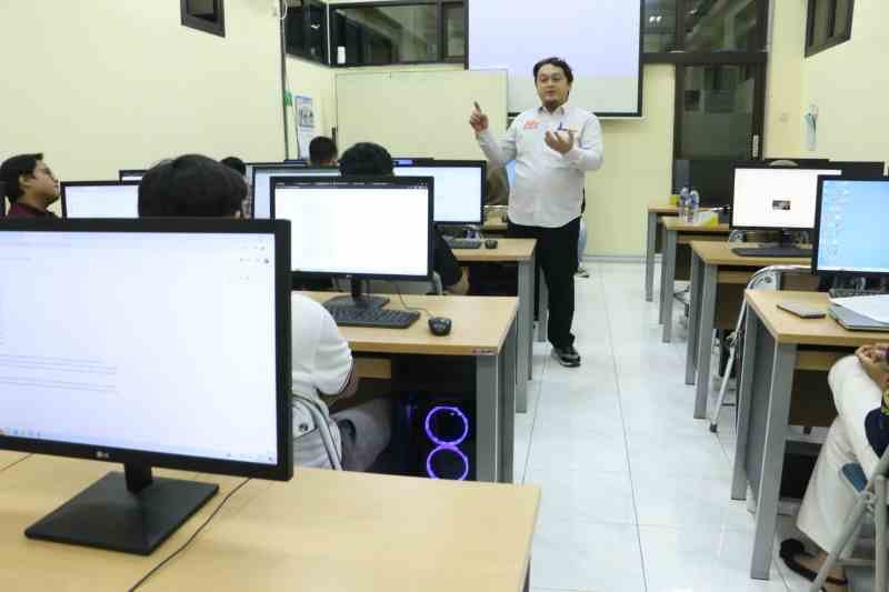 Himmatisi FTIK USM Gelar Workshop Python