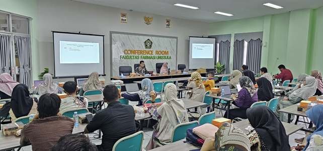 Dosen dan Tendik Tersolutif Raih Penghargaan dari Fakultas Farmasi ...