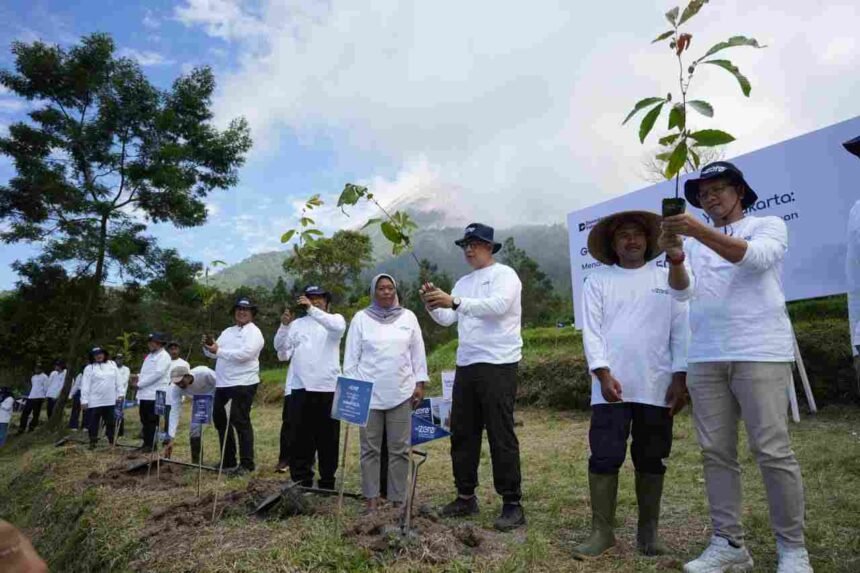 Dari Bukit Klangon untuk Bumi: Telkom Tanam Harapan Hijau Lewat GoZero ...